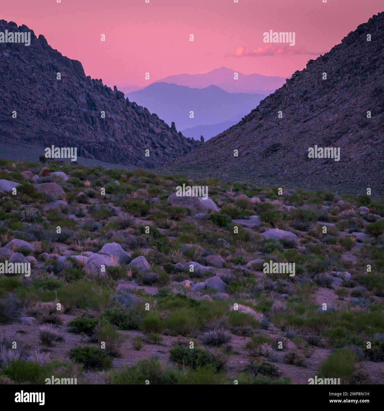 Landscape photo of the colourful and rugged Alabama Hills, California ...