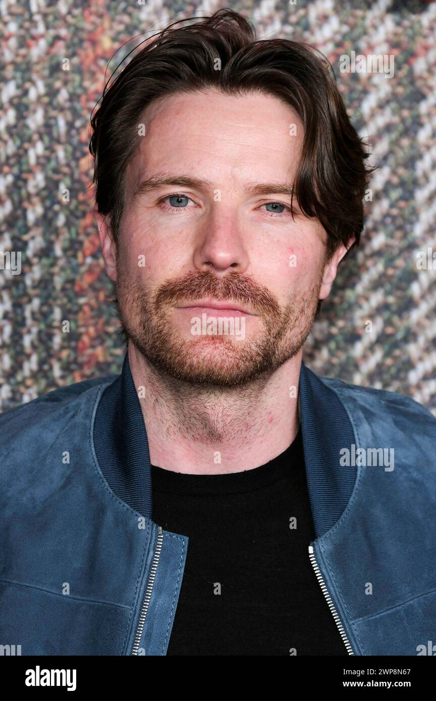 Joseph Dempsie bei der Premiere der Netflix-Serie The Gentlemen im ...