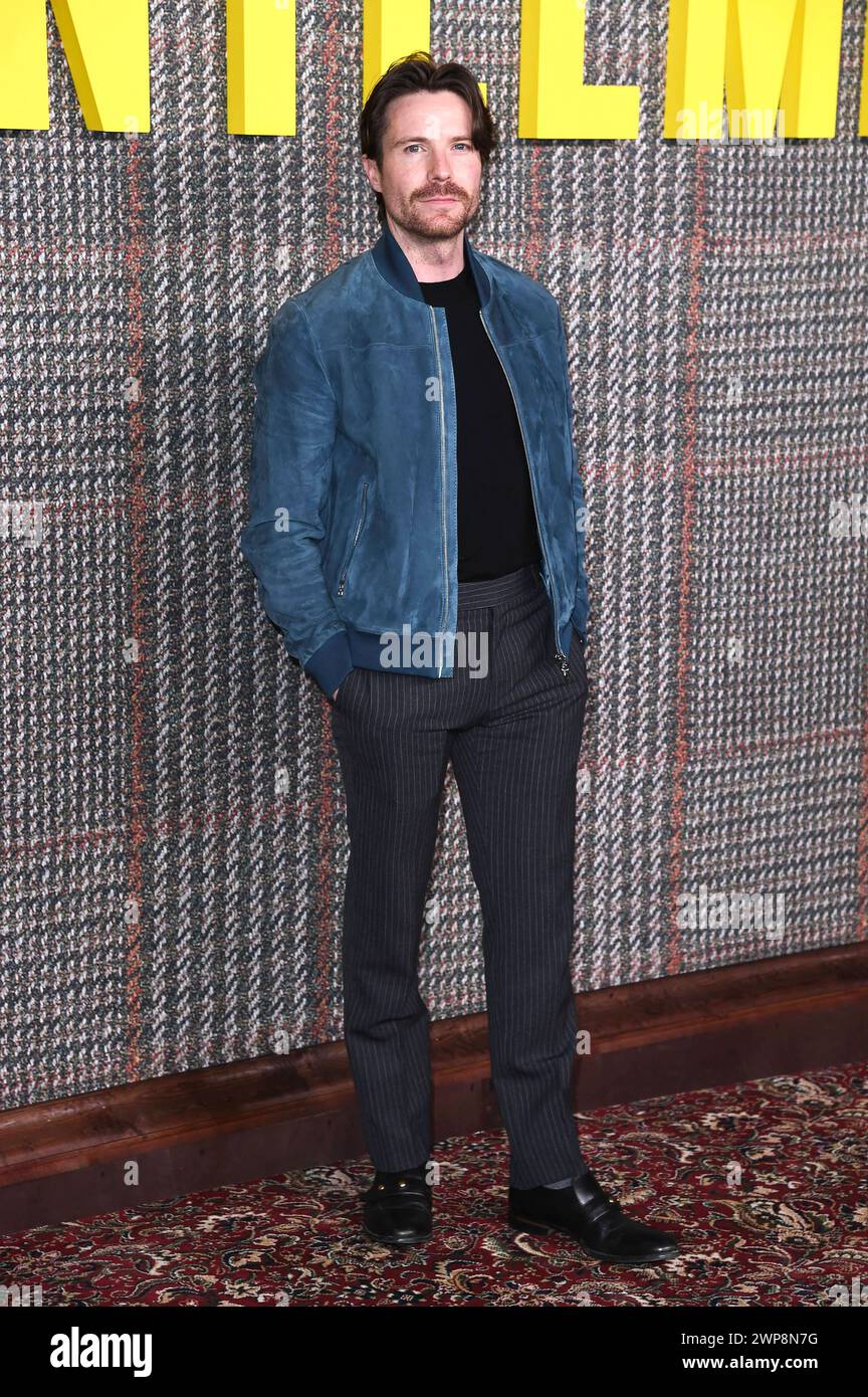 Joseph Dempsie bei der Premiere der Netflix-Serie The Gentlemen im ...