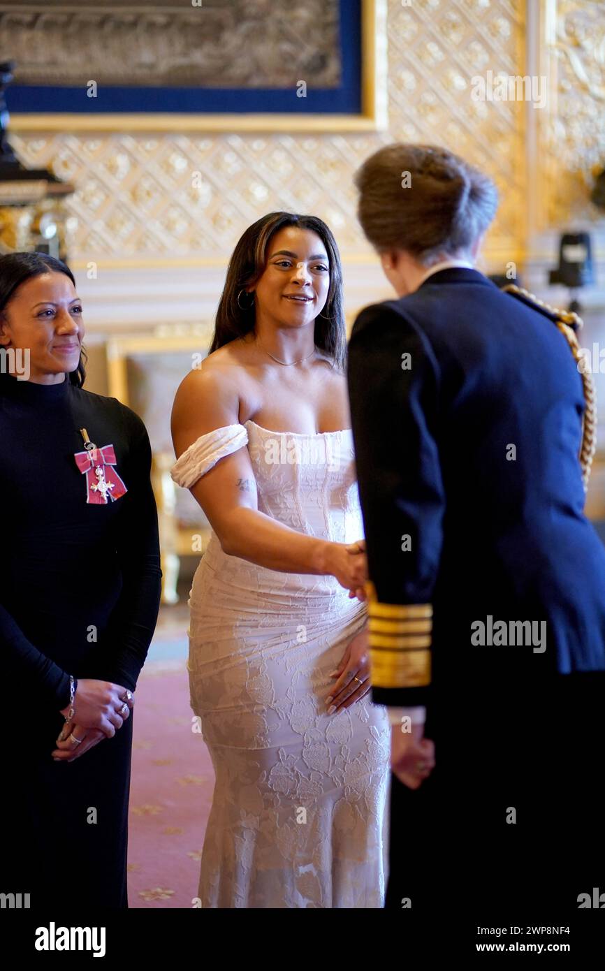 Miss Elissa Downie (Ellie Downie, in white) and Miss Rebecca Downie ...