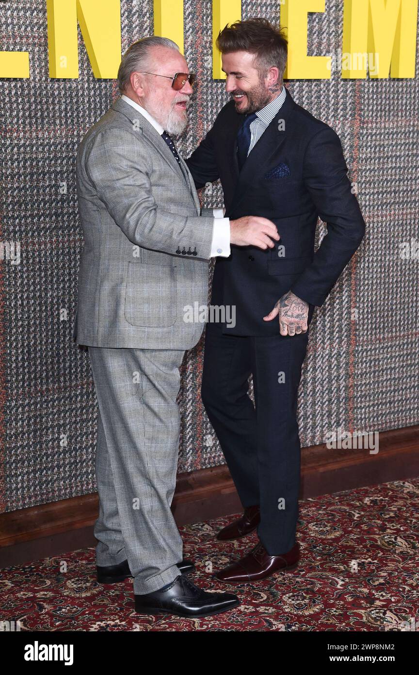 Ray Winstone und David Beckham bei der Premiere der Netflix-Serie The ...