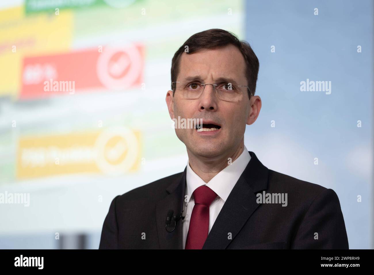 Geschaeftszahlen hi-res stock photography and images - Alamy