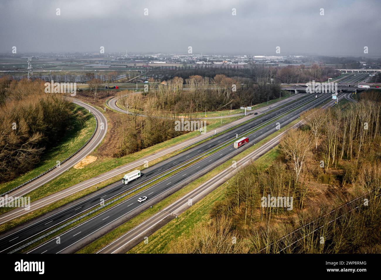Means of transport aerial photography hi-res stock photography and ...