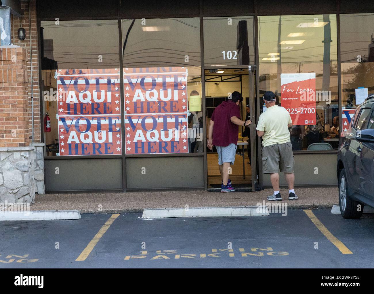 Voting 2024 super tuesday hi-res stock photography and images - Alamy