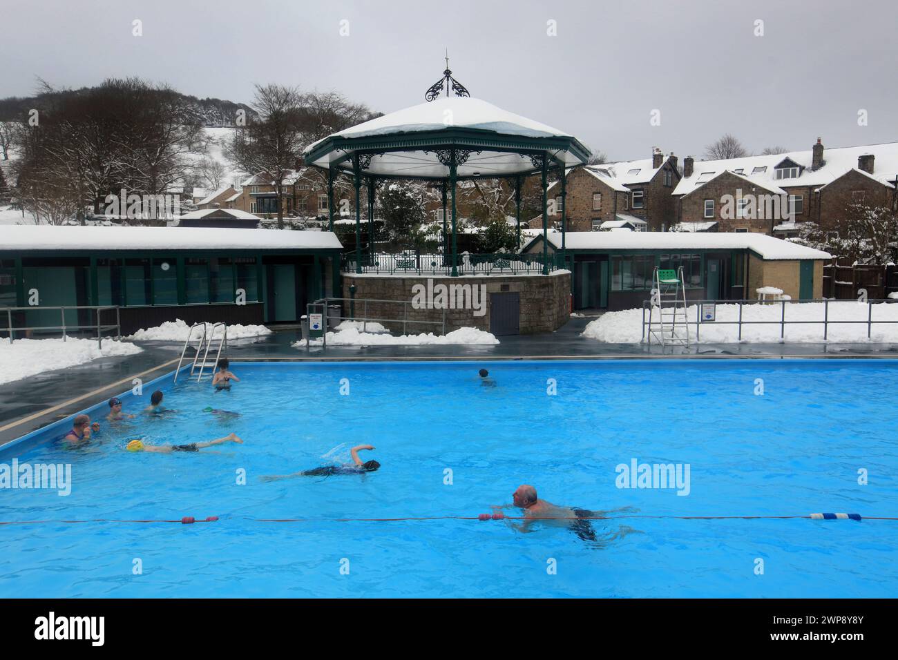 24/03/13 Surrounded by snow, swimmers brave sub zero temperatures this ...