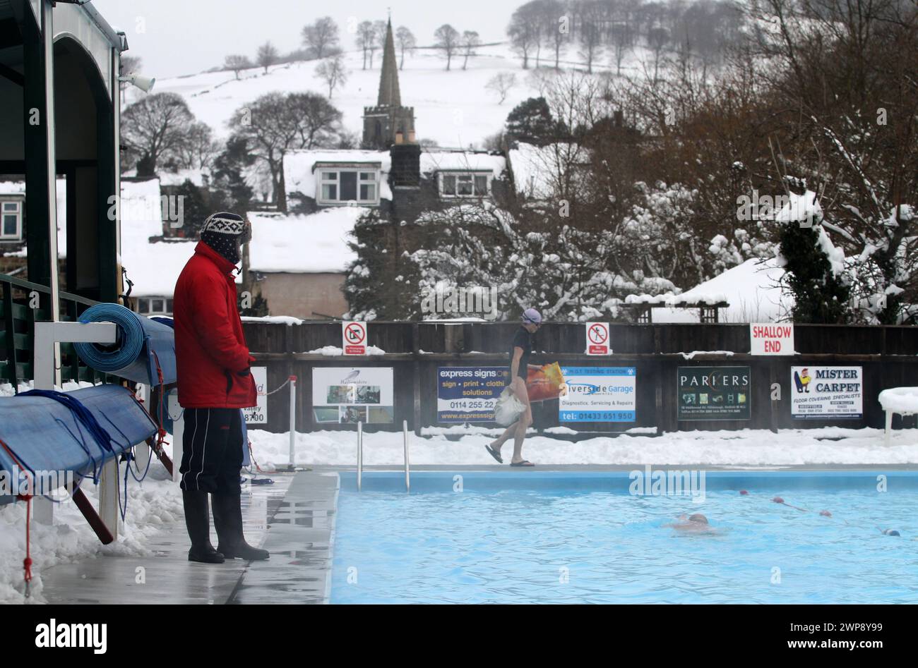 24/03/13 Surrounded by snow, swimmers brave sub zero temperatures this ...