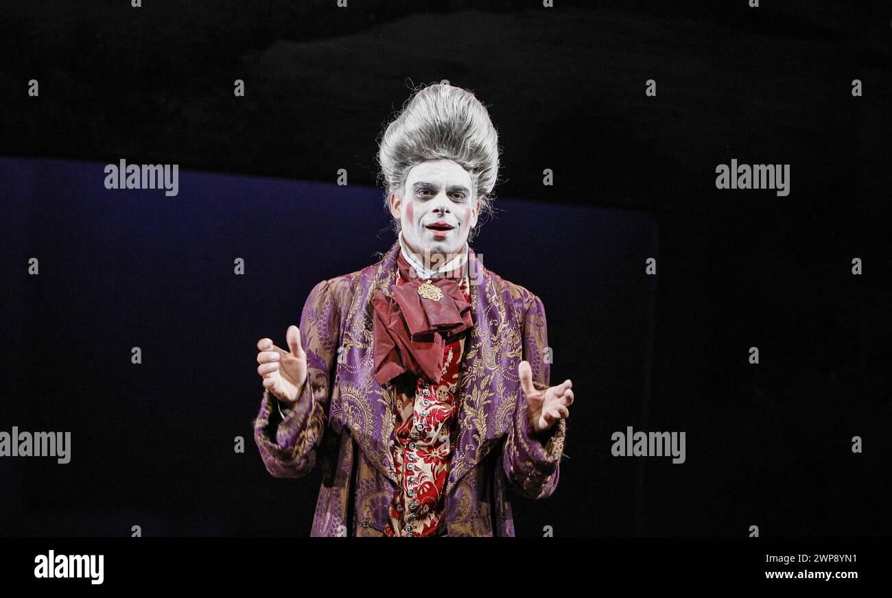 Headlong theatre hi-res stock photography and images - Alamy