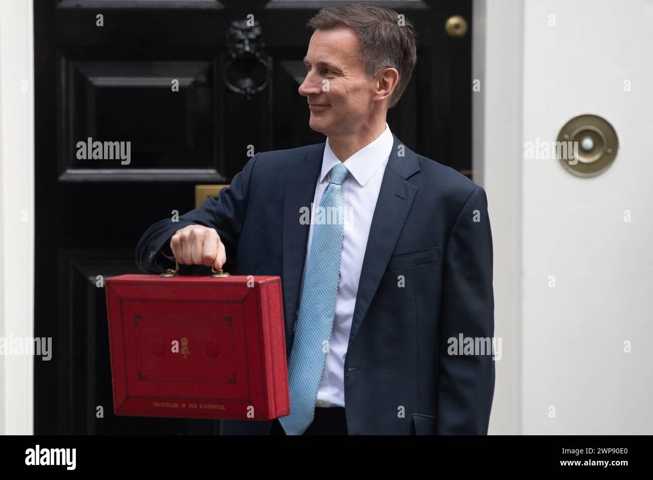 Jeremy hunt budget 2024 hi-res stock photography and images - Alamy
