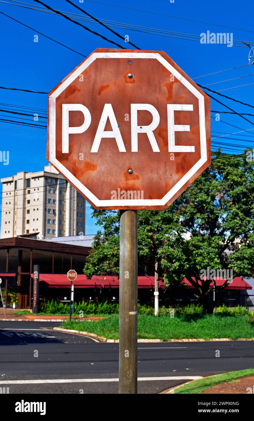 Stop sign icon hi-res stock photography and images - Alamy