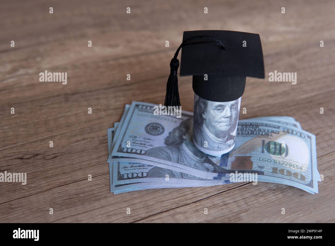 Graduation cap hi-res stock photography and images - Alamy