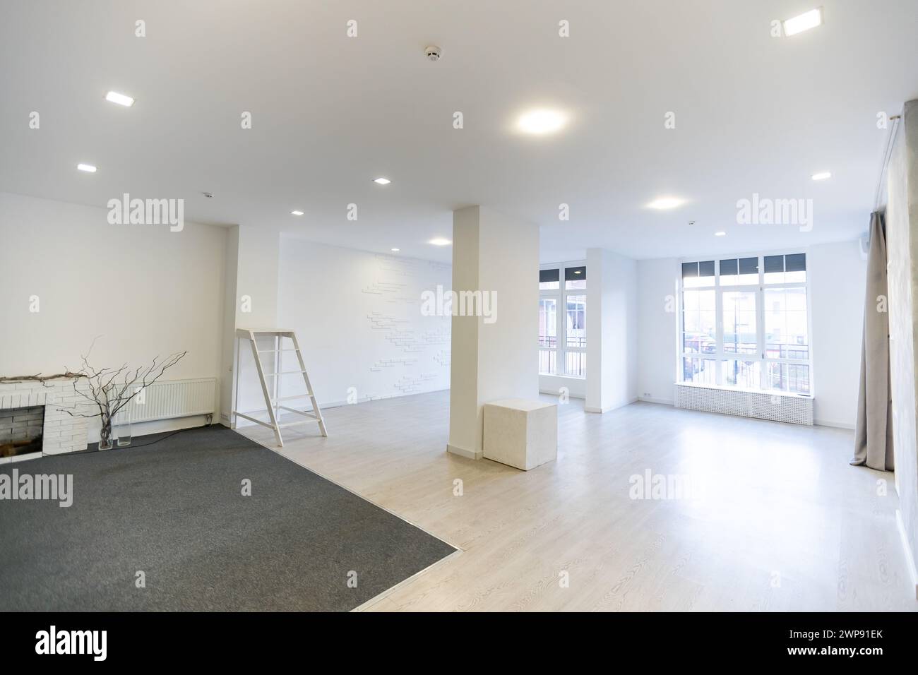 Bright empty office interior, white large office space Stock Photo - Alamy