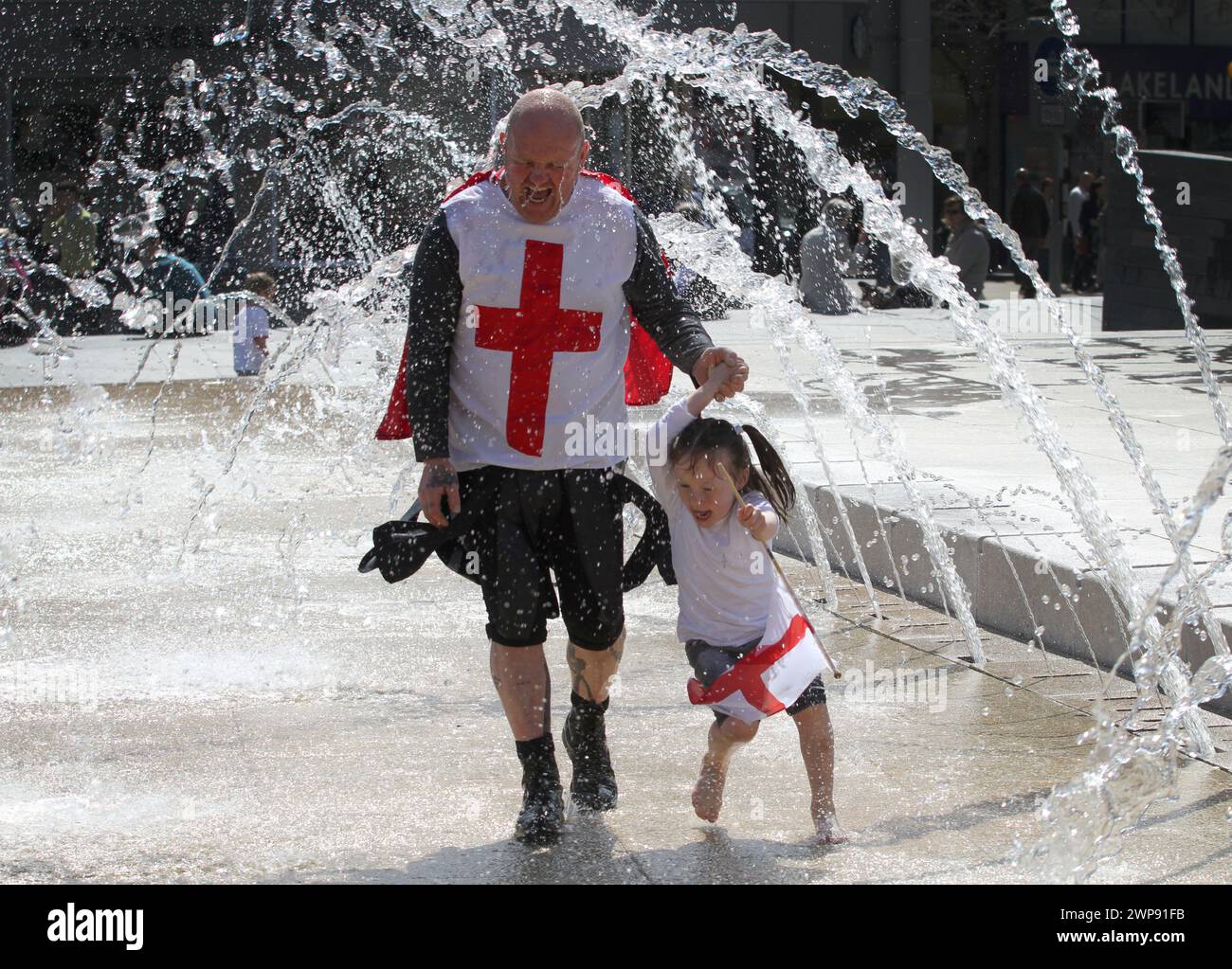 20/04/13 Warm spring weather finally arrives in time for Jessica Dutton ...