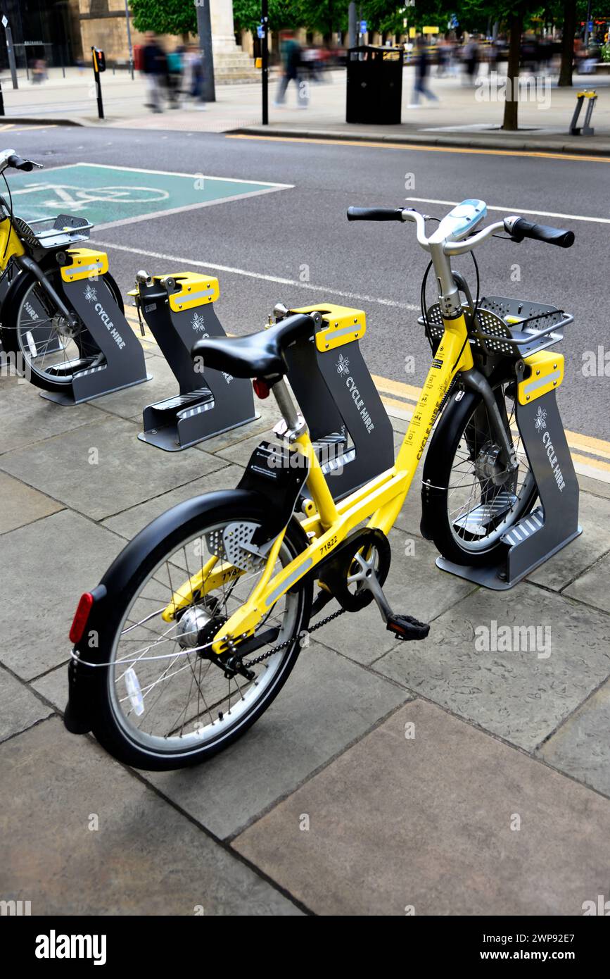 Commuting by e bike hi-res stock photography and images - Alamy