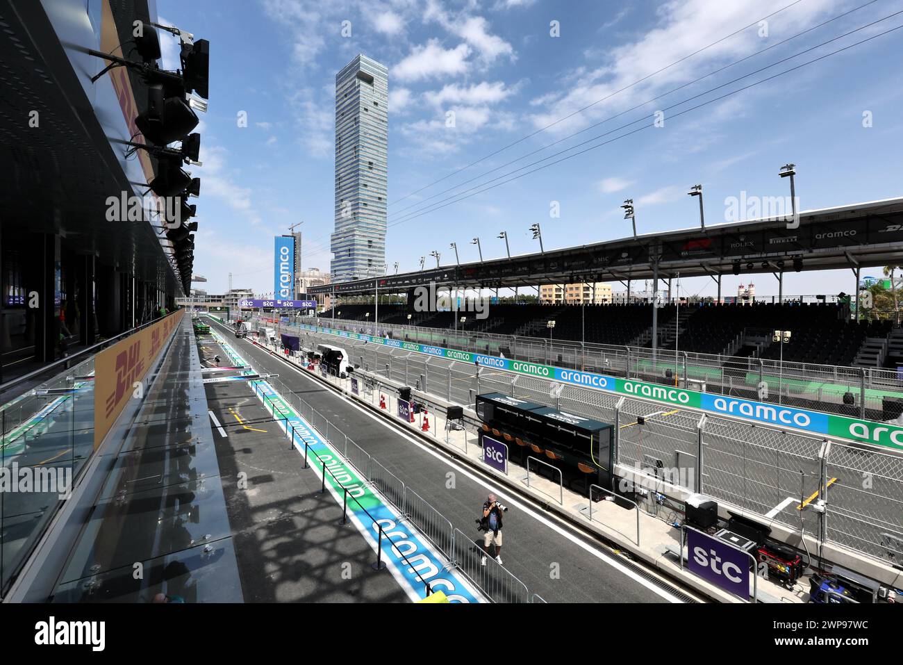 Jeddah, Saudi Arabia. 06th Mar, 2024. Circuit atmosphere - pit lane ...
