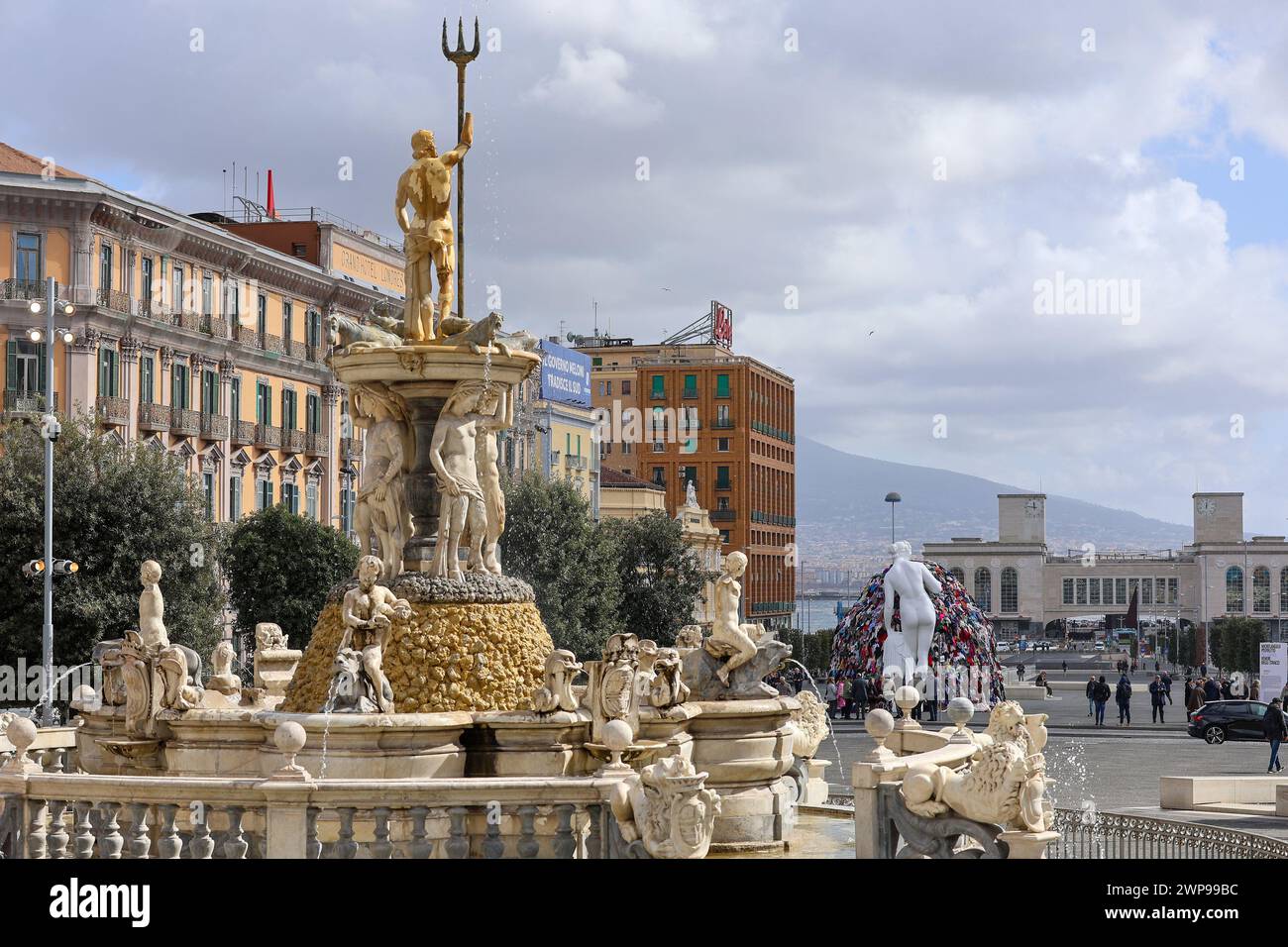 Fountain giant in naples hi-res stock photography and images - Alamy