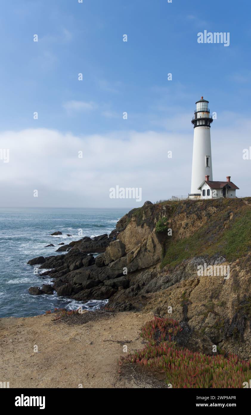 Rugged pacific coast line hi-res stock photography and images - Alamy