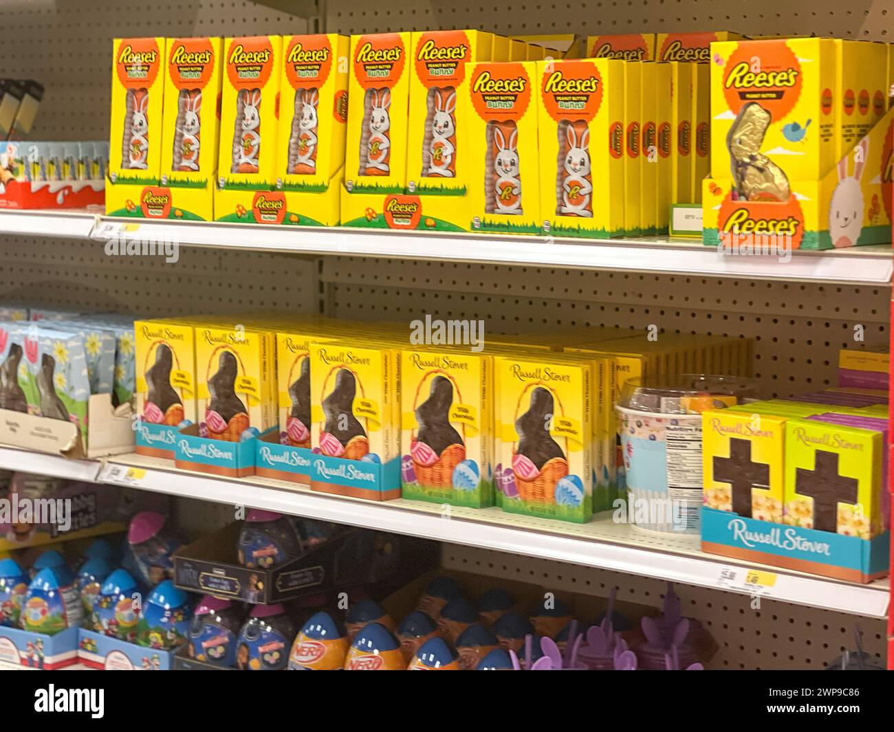 Hersheys milk chocolate giant hi-res stock photography and images - Alamy