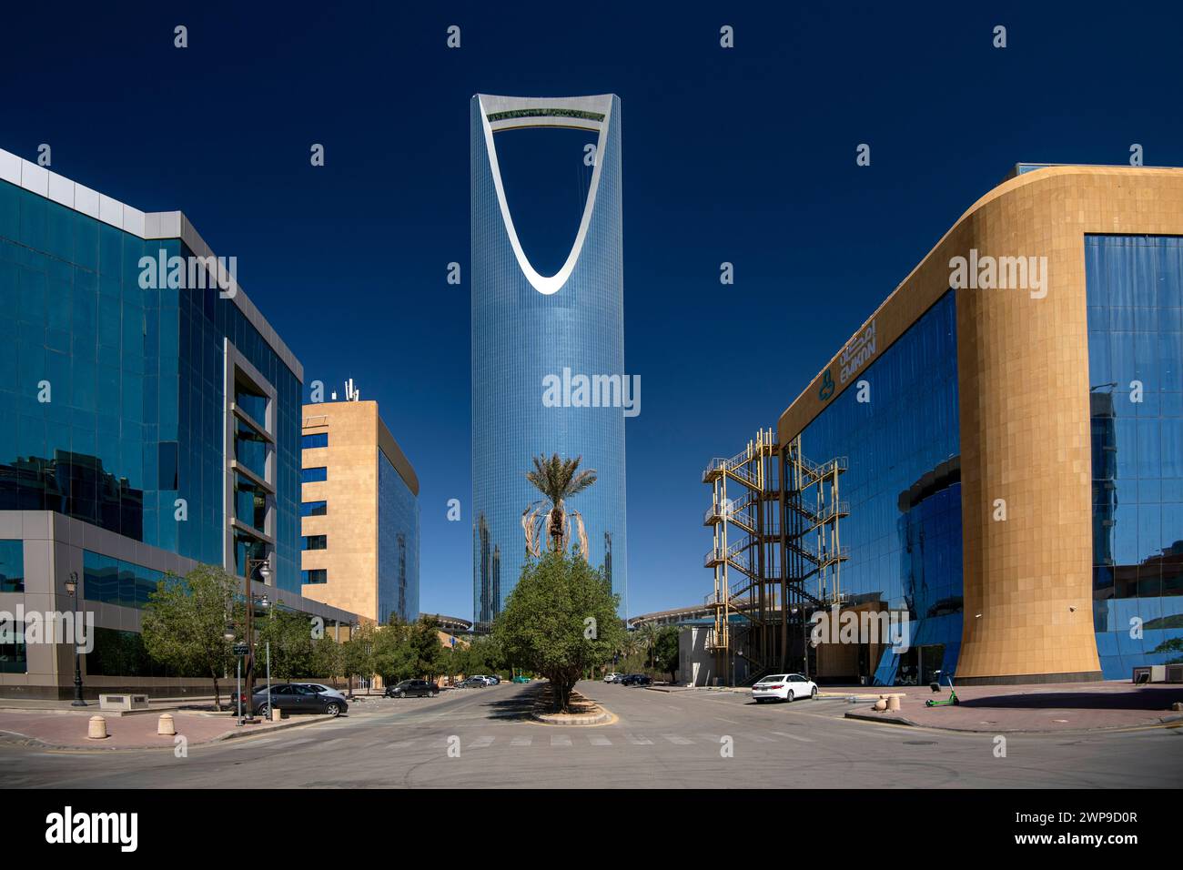Beautiful Iconic The Kingdom Tower Riyadh Stock Photo - Alamy