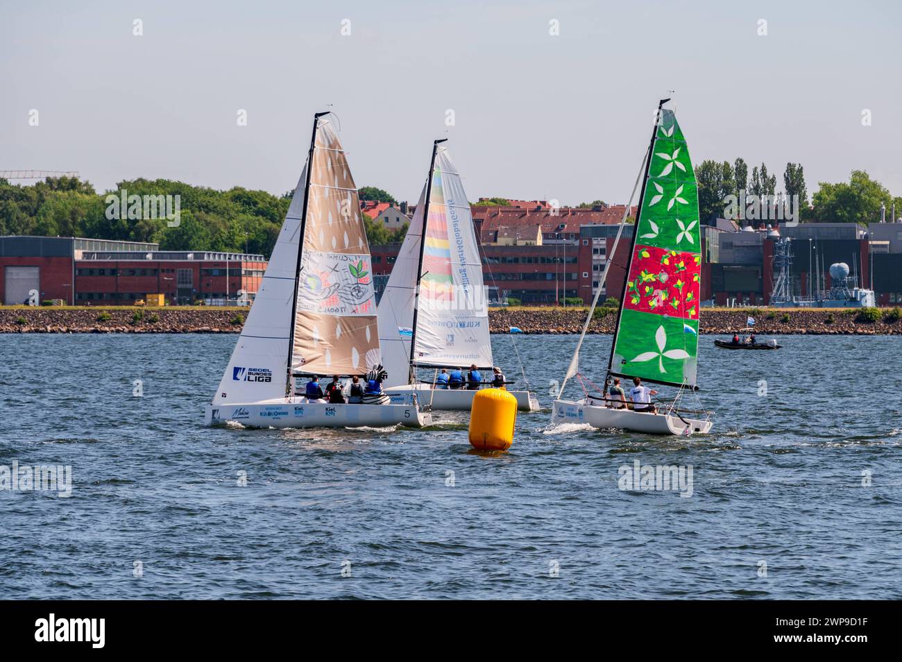 Segelregatta in der Kieler Innenförde an der Wendetonne *** Sailing ...