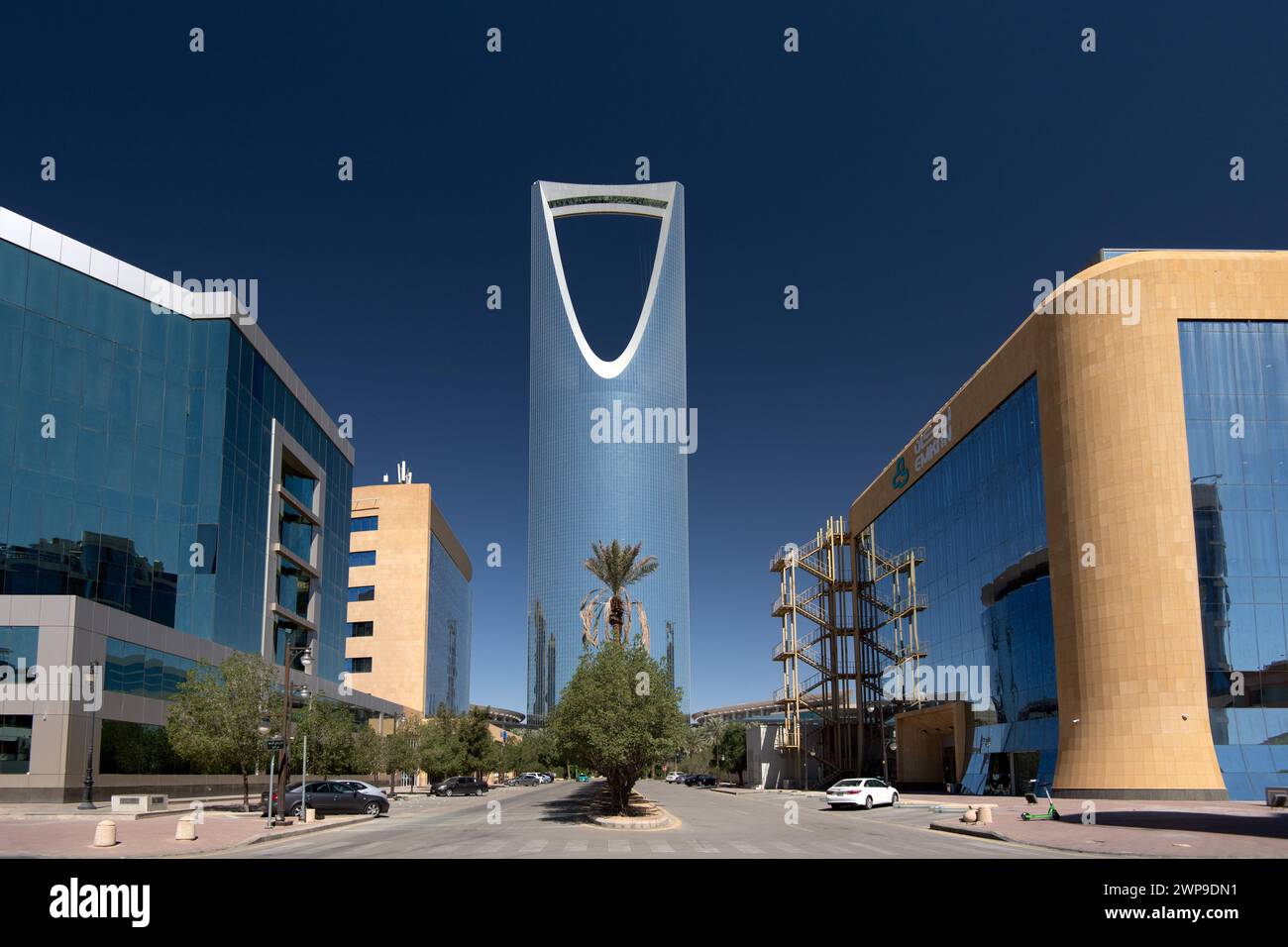 Beautiful Iconic The Kingdom Tower Riyadh Stock Photo - Alamy