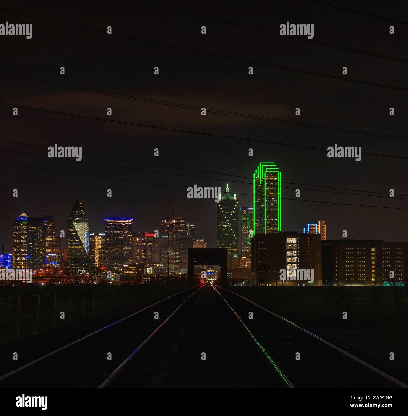 Dallas modern buildings hi-res stock photography and images - Alamy