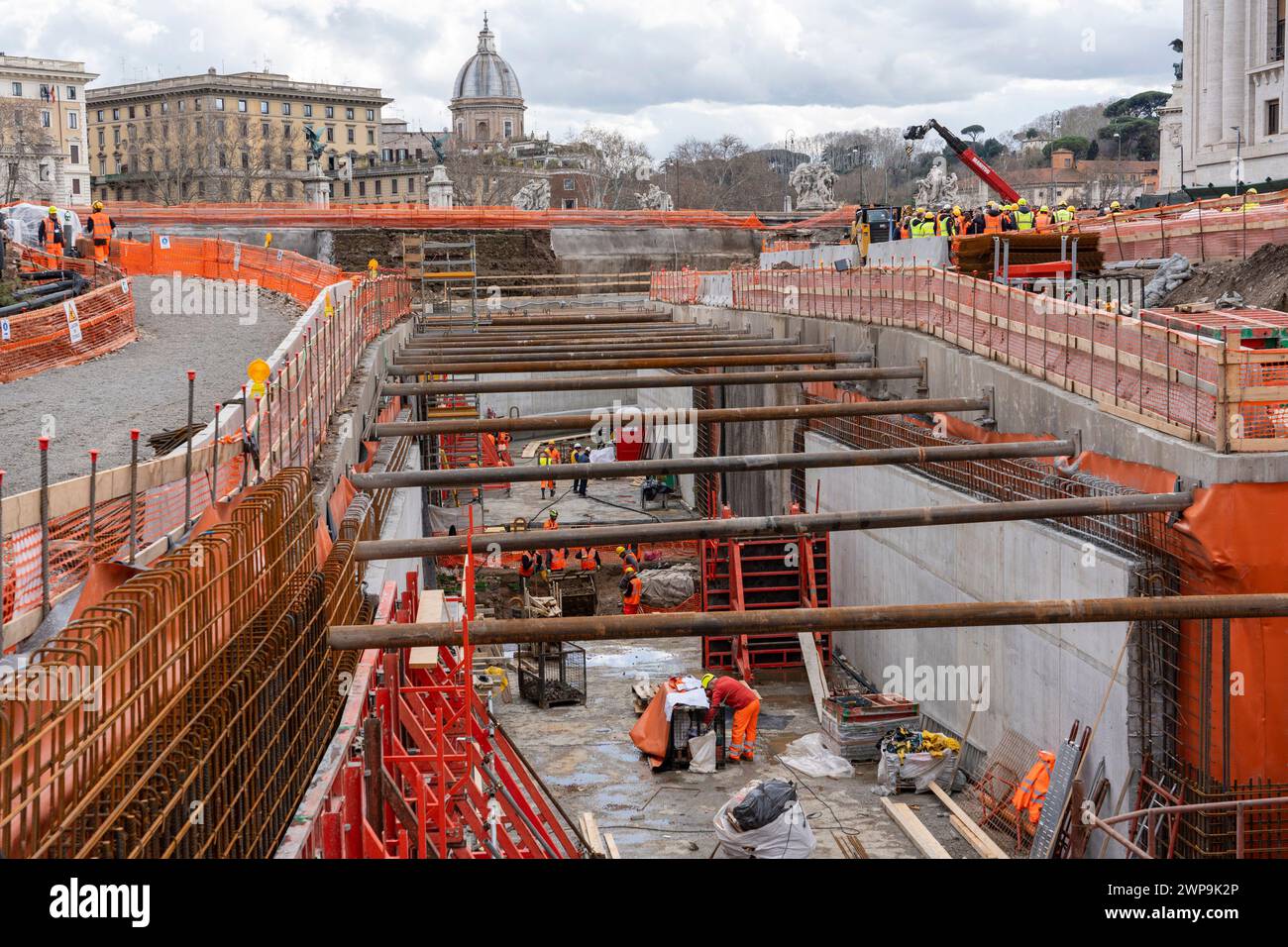 Rome, Italy. 04th Mar, 2024. Construction workers seen at the ...