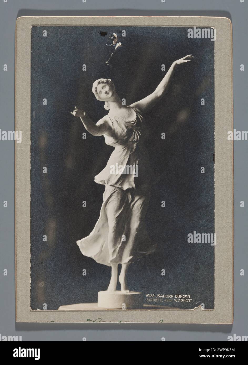 Statuette presenting a dancer Isador Duncan (1878-1927), by Walter ...