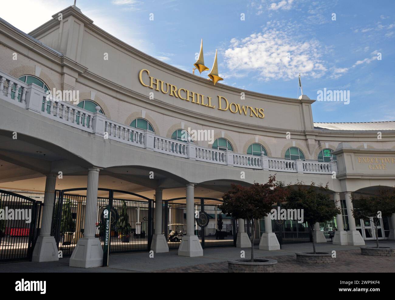Churchill downs hi-res stock photography and images - Alamy
