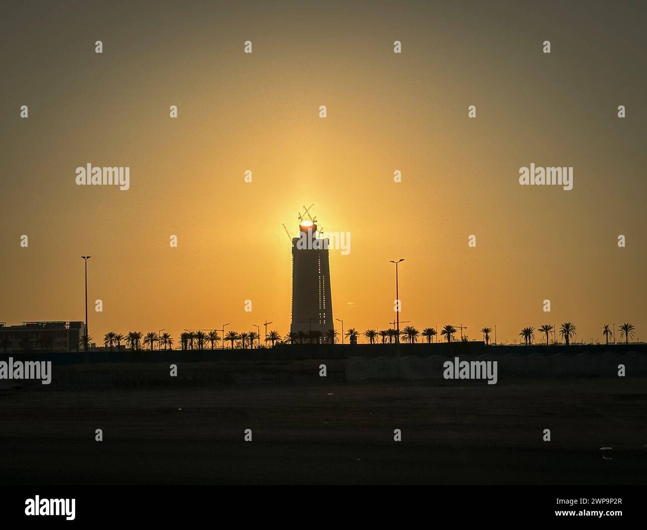 Saudia Arabia, Jeddah, 2024-02-13. Kingdome tower construction, the ...
