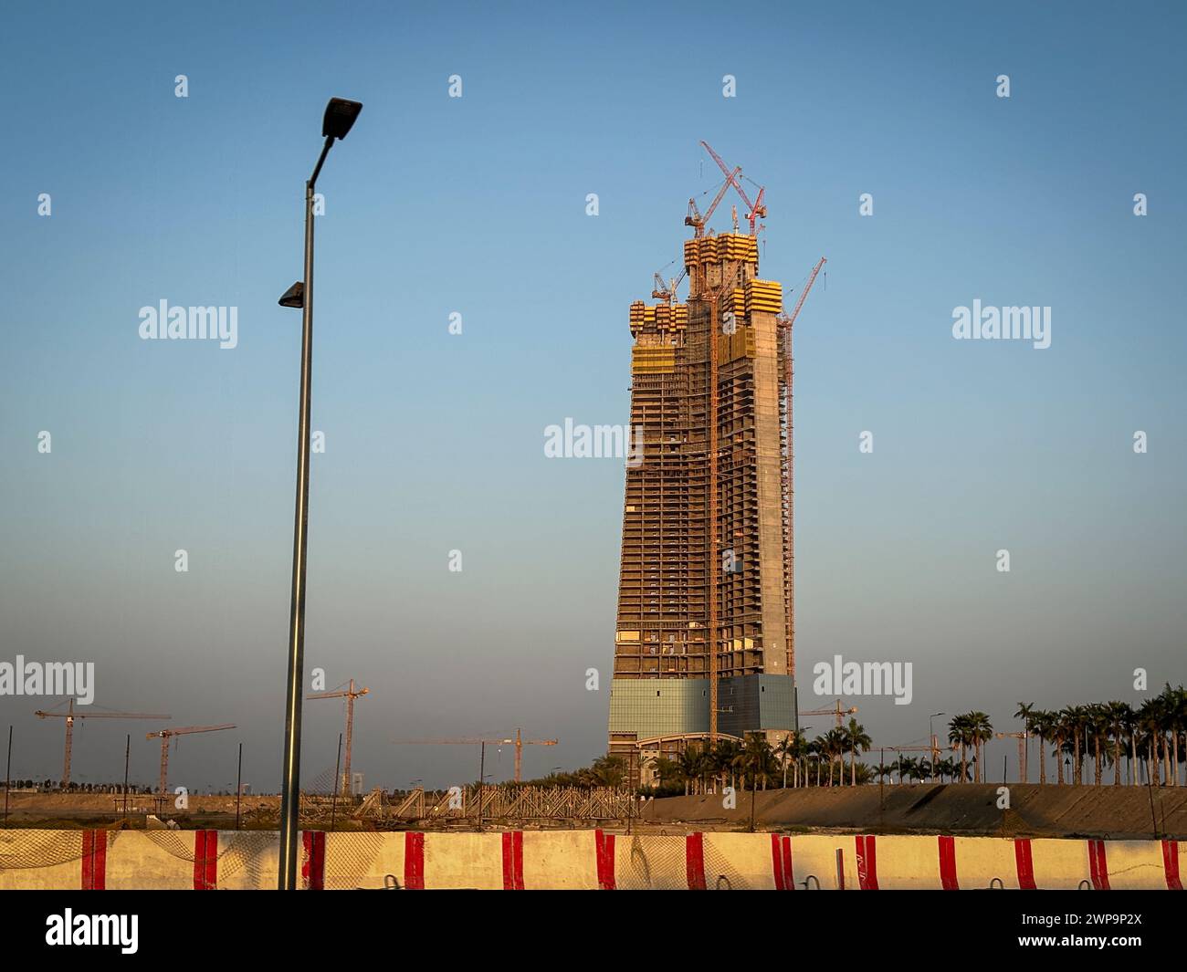 Construction en arabie saoudite hi-res stock photography and images - Alamy