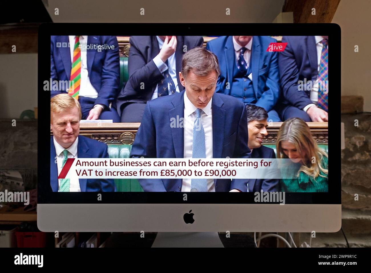 Jeremy Hunt Tory Conservative Chancellor of the Exchequer delivers ...