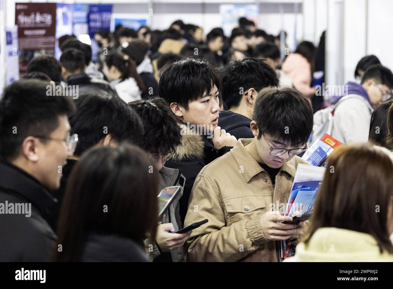 Campus recruiting hi-res stock photography and images - Alamy