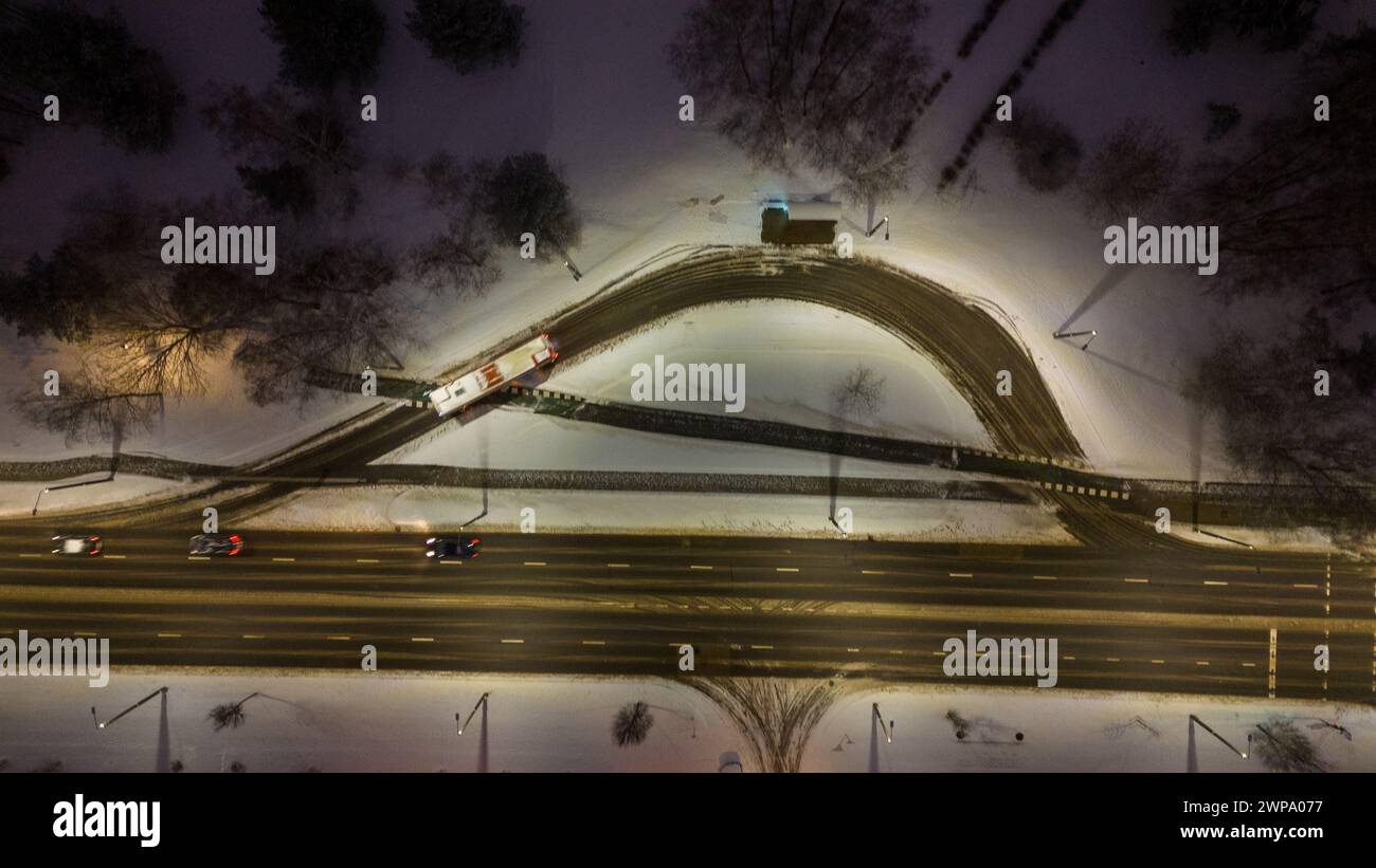 Bus drone hi-res stock photography and images - Alamy