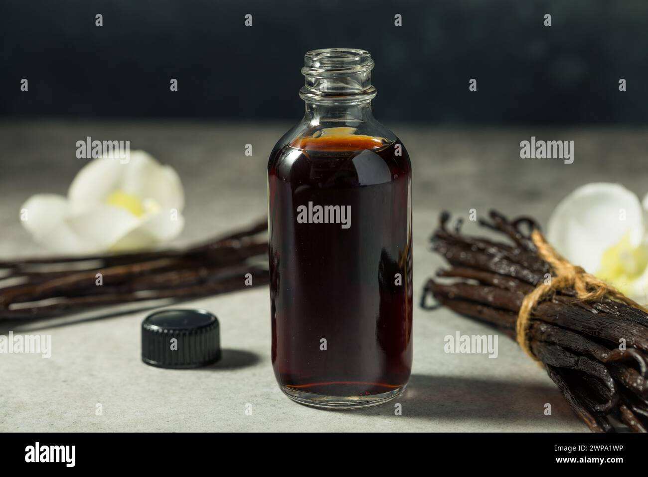Vanilla extract bottle hi-res stock photography and images - Alamy