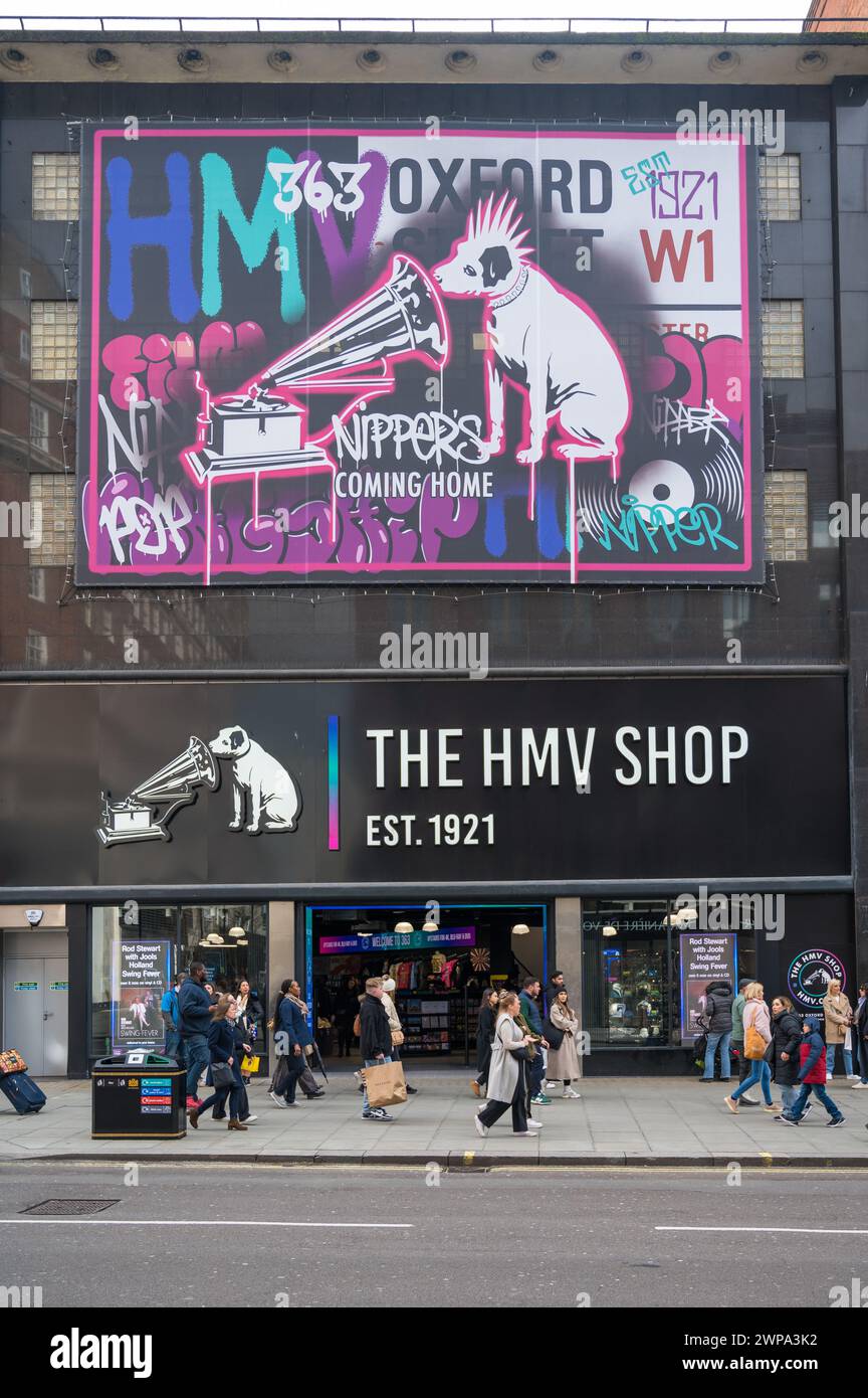 Hmv shop oxford street hi-res stock photography and images - Alamy