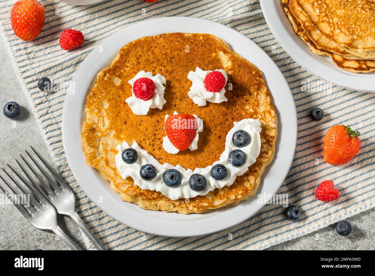 Smiley face pancake hi-res stock photography and images - Alamy