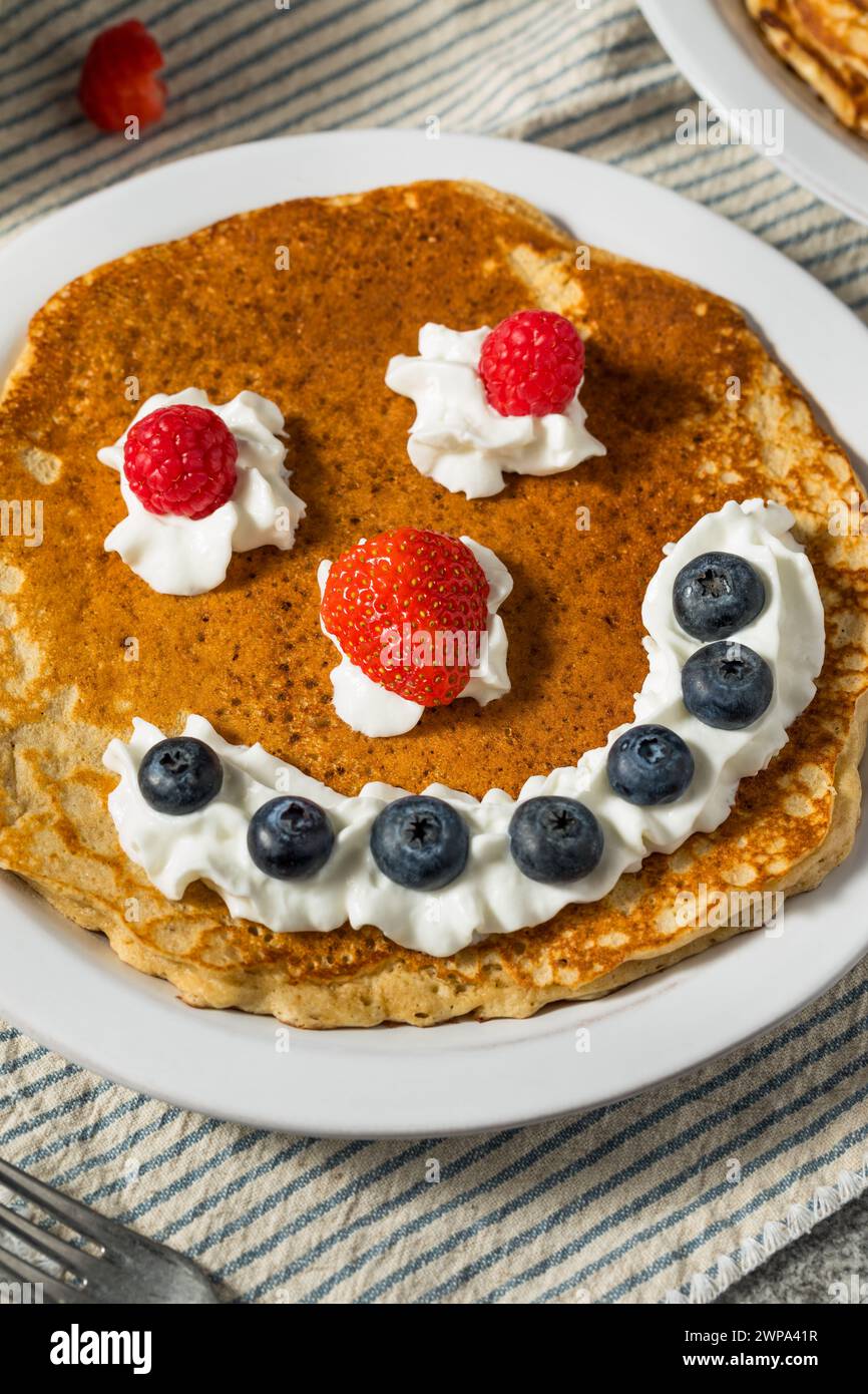 Food smiley face plate hi-res stock photography and images - Alamy