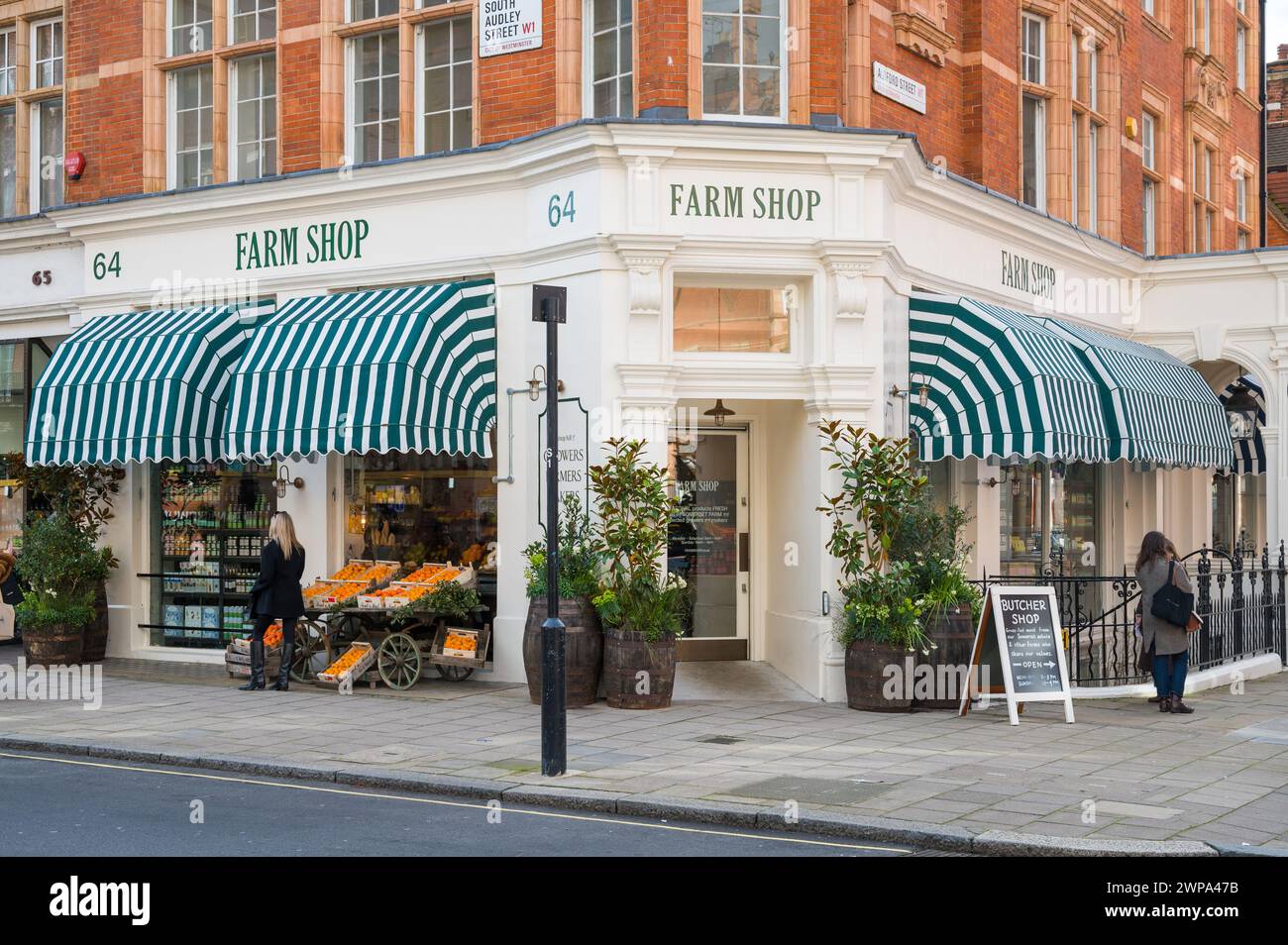 Farm street london mayfair hi-res stock photography and images - Alamy