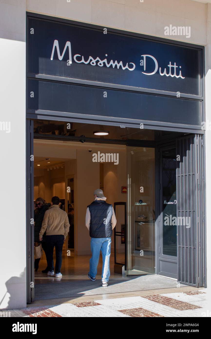 Platja d'Aro, La Costa Brava, Catalunya, Spain. 01 07 2024. People with ...