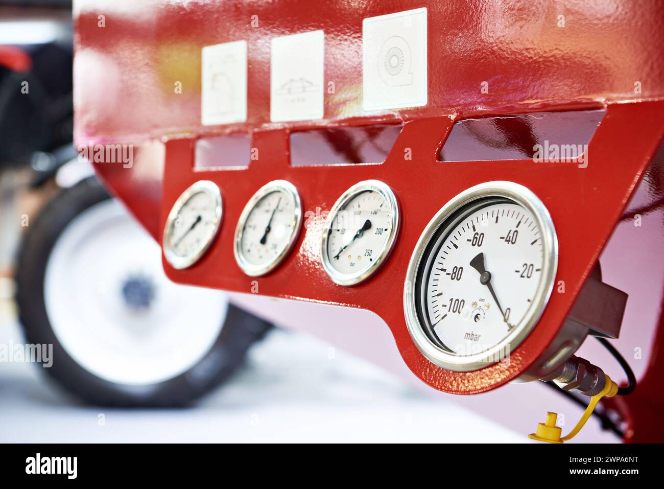 Wheel pressure measurement hi-res stock photography and images - Alamy