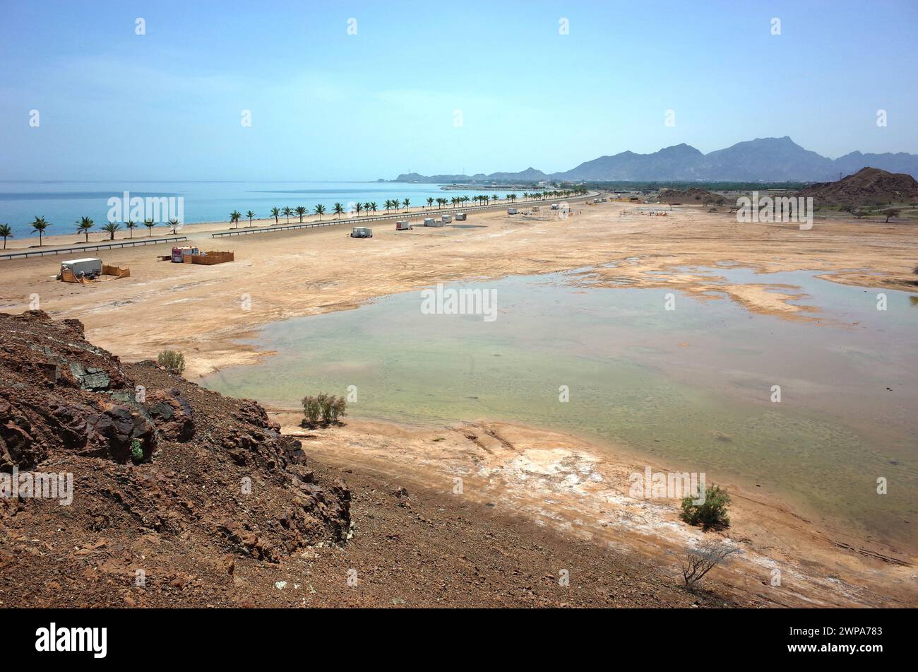 Arabian peninsula desert line hi-res stock photography and images - Alamy