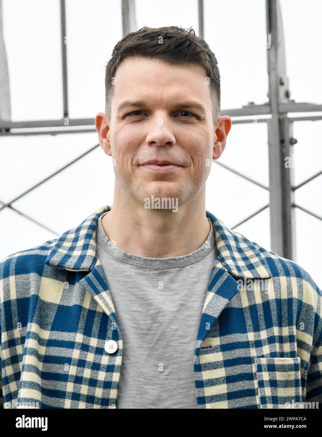Jake Lacy From The Peacock Series Apples Never Fall Visits The Empire State Building On
