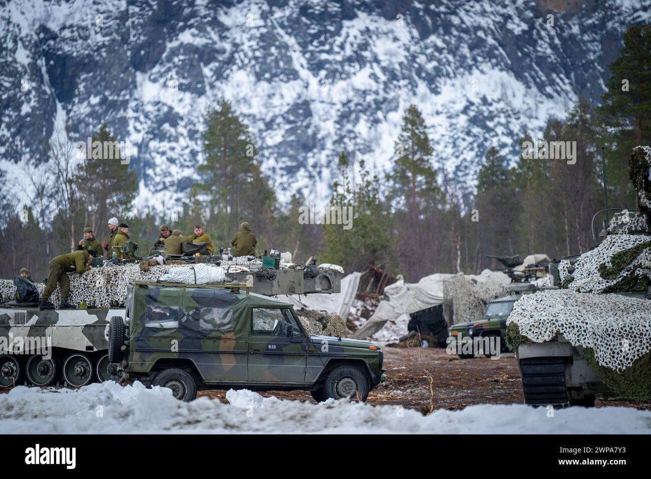 Alta 20240306.Norwegian soldiers get ready to take part in the military ...