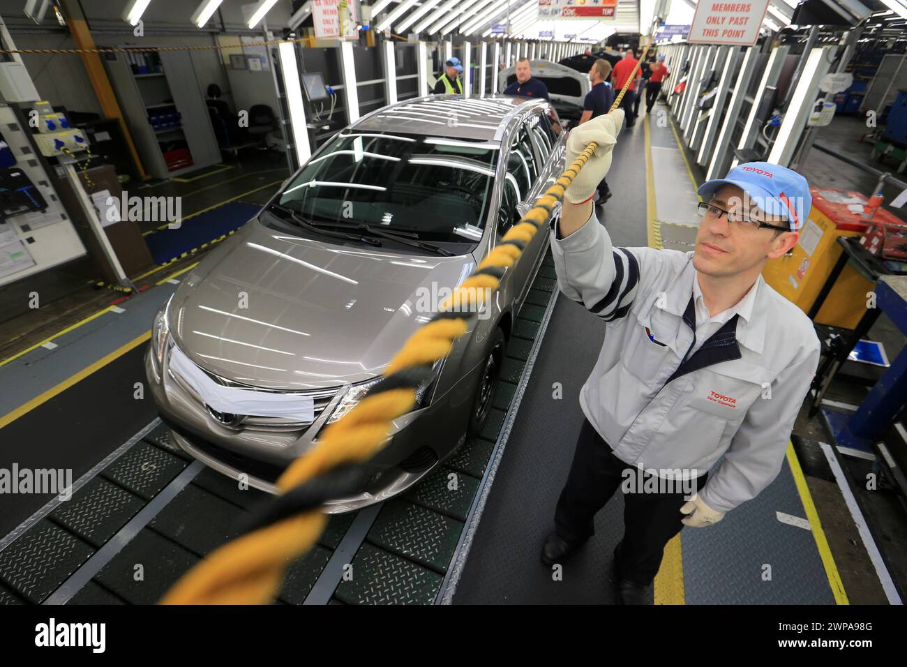 15/05/14 Toyota Corolla production line at Toyota’s Derbyshire factory ...