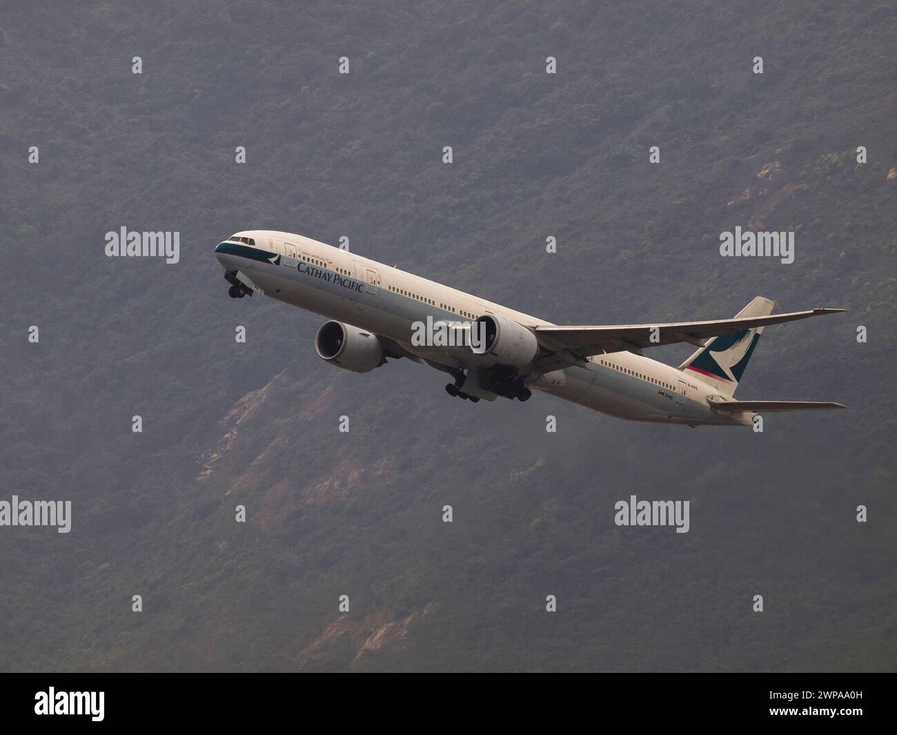 Cathay pacific cargo take off hi-res stock photography and images - Alamy