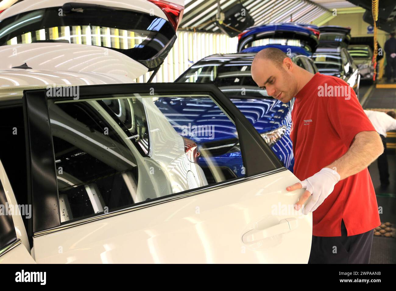 15/05/14 Toyota Corolla production line at Toyota’s Derbyshire factory ...