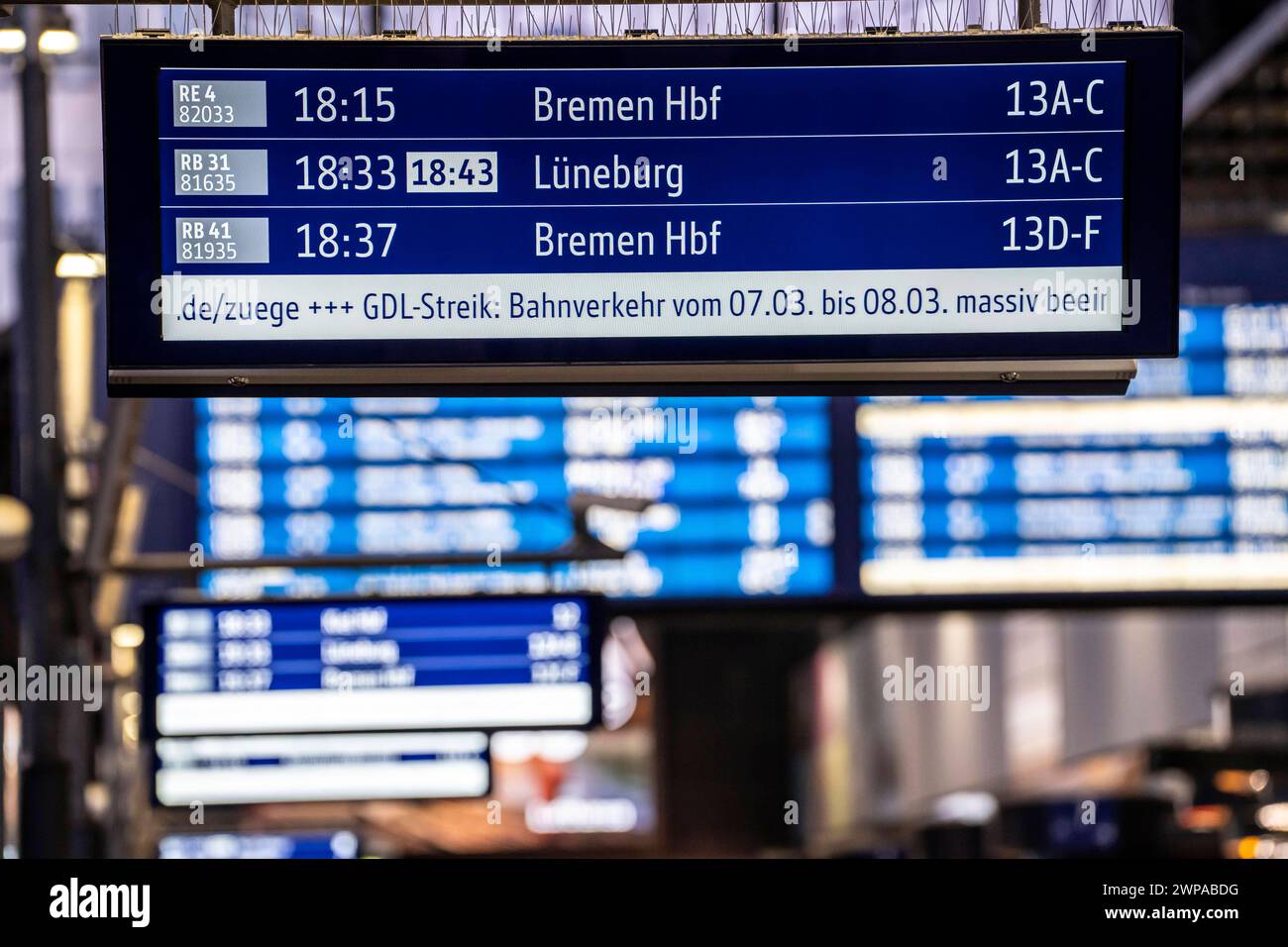 Wandelhalle im hamburger hauptbahnhof hi-res stock photography and ...