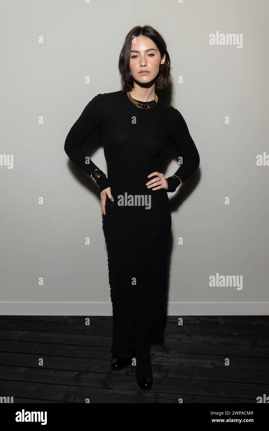 Gracie Abrams attends the Chanel Fall/Winter 2024-2025 ready-to-wear ...