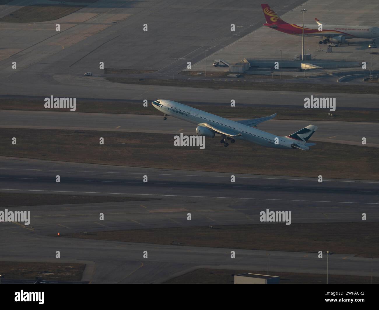 Cathay pacific cargo take off hi-res stock photography and images - Alamy
