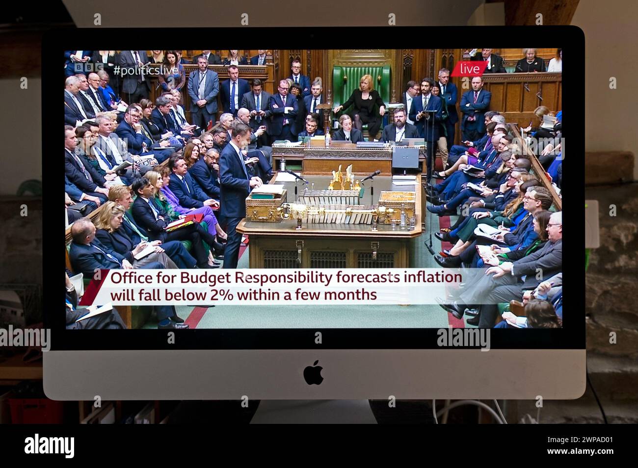 Jeremy Hunt Tory Conservative Chancellor of the Exchequer delivers ...